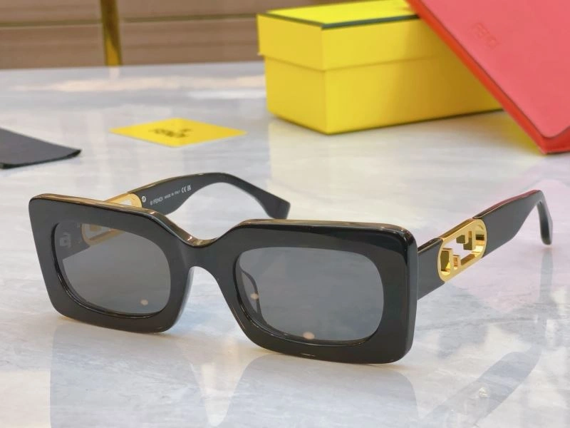 Exact replica Fendi Sunglasses