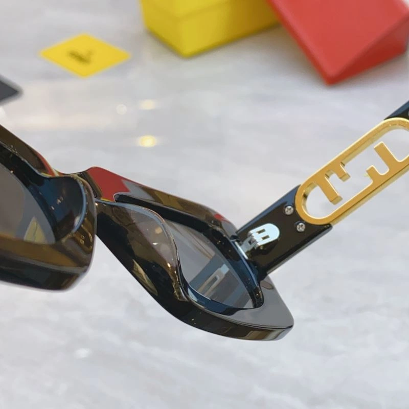Exact replica Fendi Sunglasses