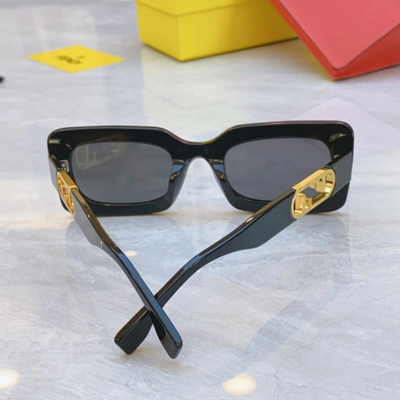 Exact replica Fendi Sunglasses