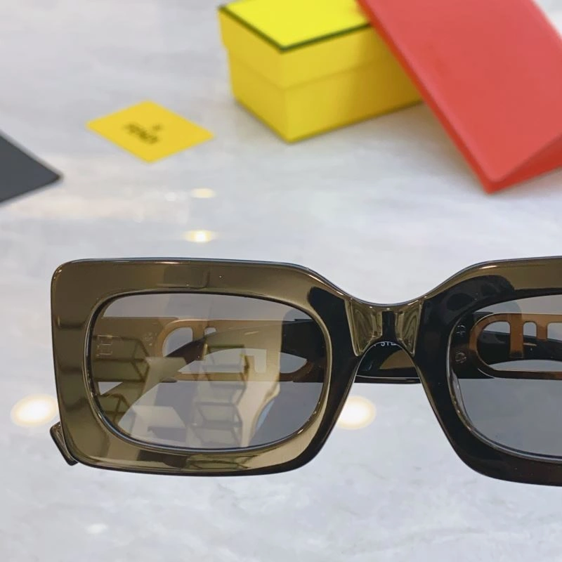 Exact replica Fendi Sunglasses