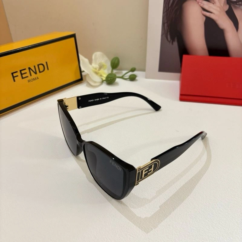 Exact replica Fendi Sunglasses