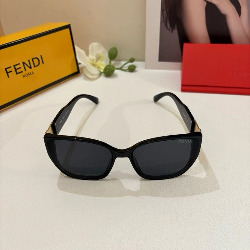Exact replica Fendi Sunglasses