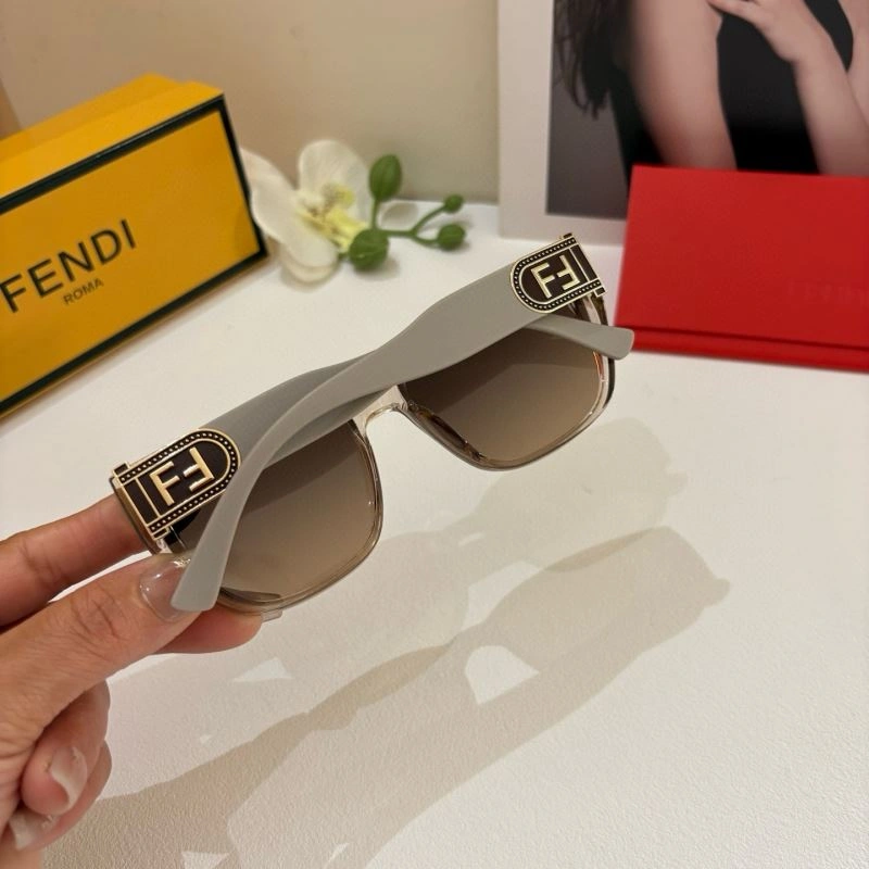 Precise copy Fendi Sunglasses