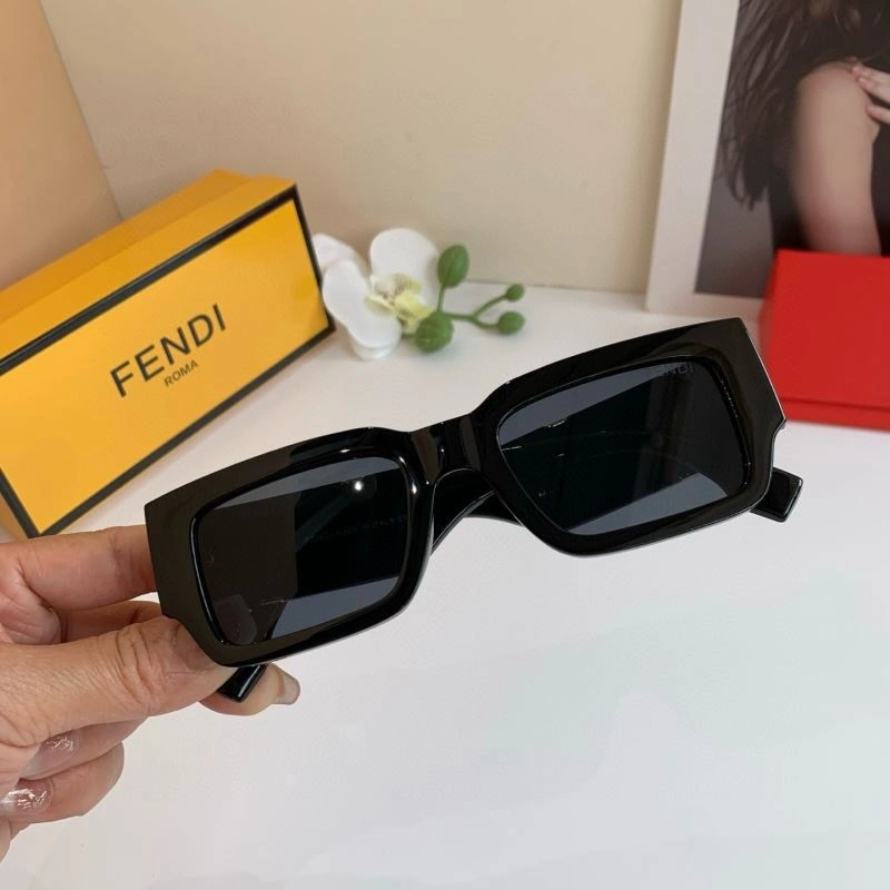 Exact replica Fendi Sunglasses