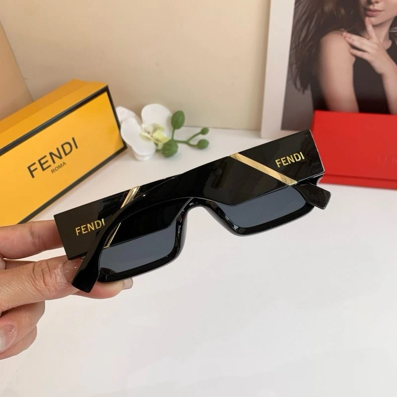 Exact replica Fendi Sunglasses