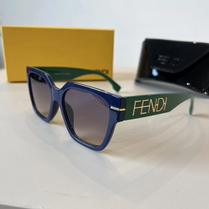 Top match Fendi Sunglasses