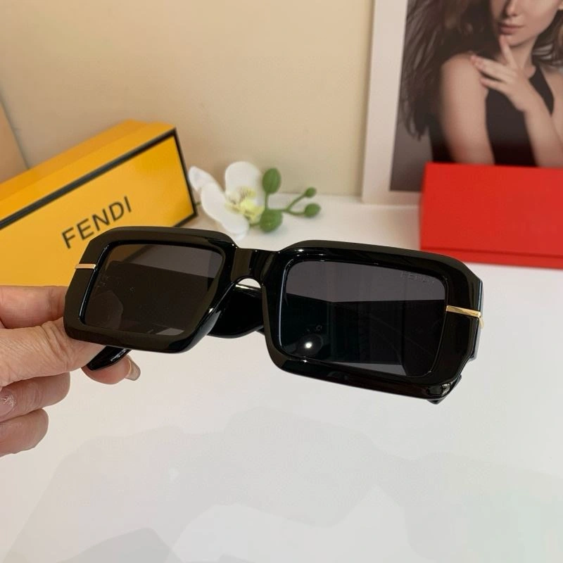 Low-cost Fendi Sunglasses