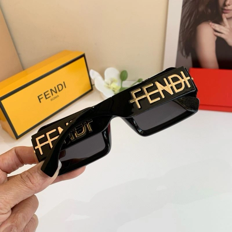 Low-cost Fendi Sunglasses