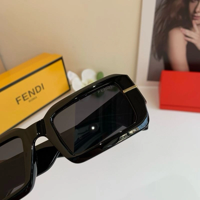 Low-cost Fendi Sunglasses