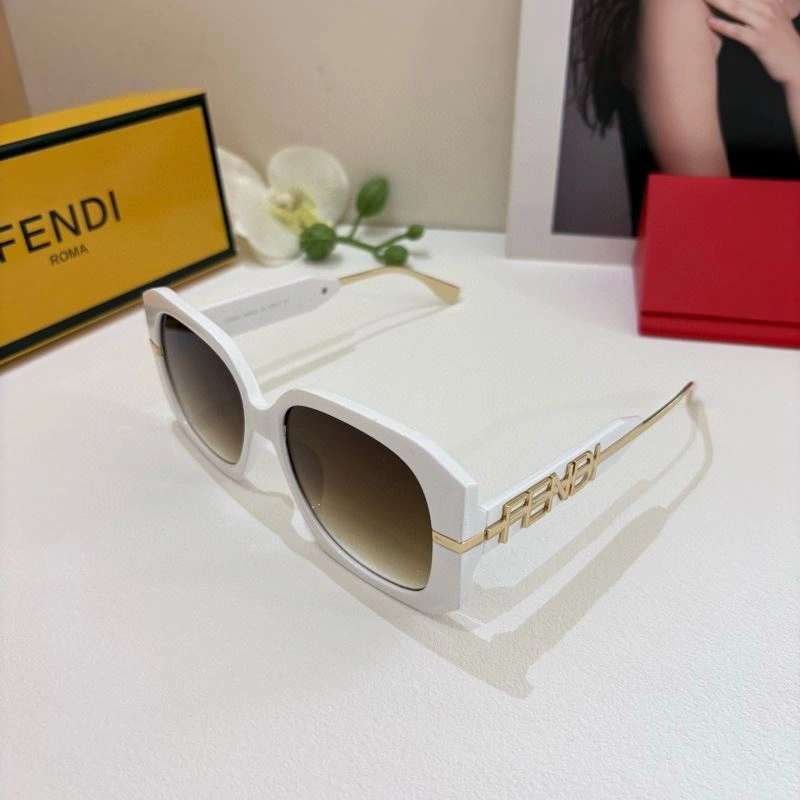 Exact replica Fendi Sunglasses