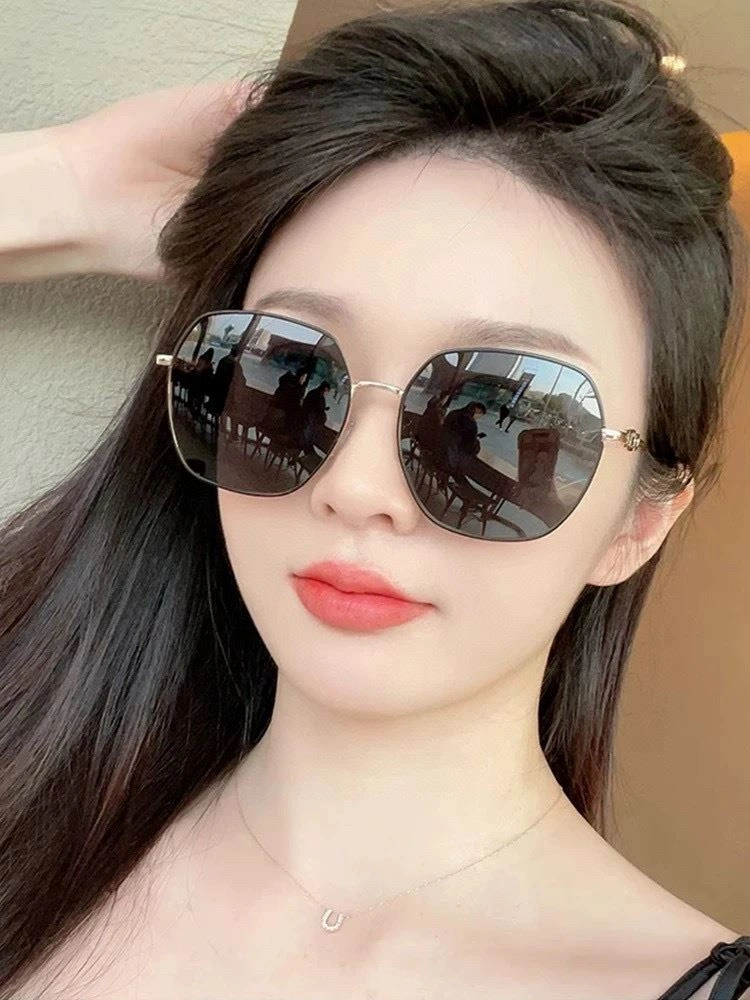 Budget-friendly Fendi Sunglasses