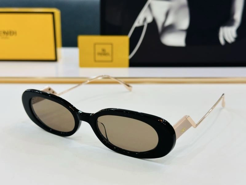Low-cost Fendi Sunglasses