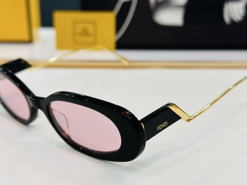 Low-cost Fendi Sunglasses