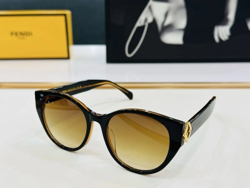 Top match Fendi Sunglasses
