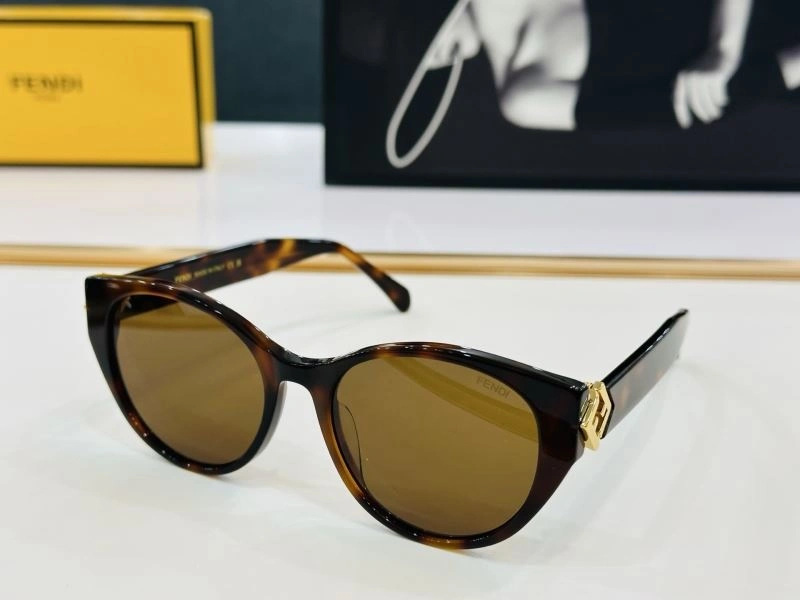 Top match Fendi Sunglasses