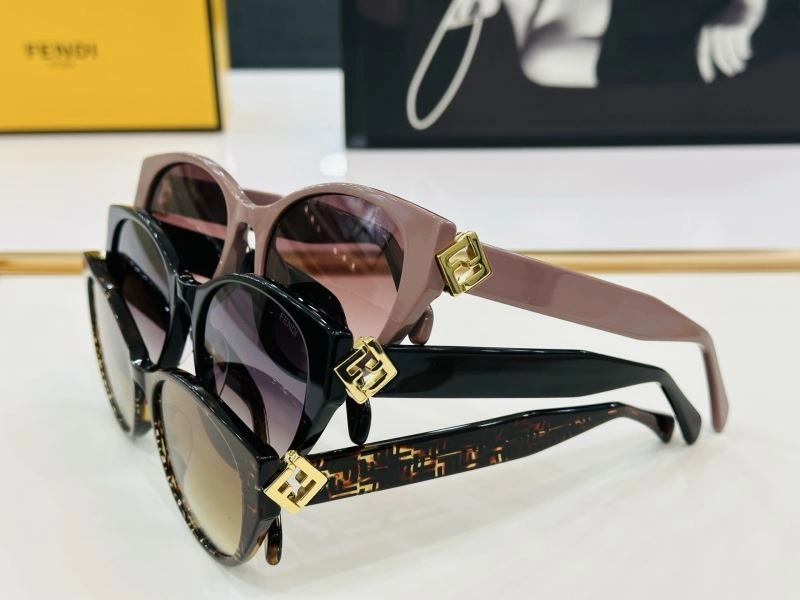 Top match Fendi Sunglasses
