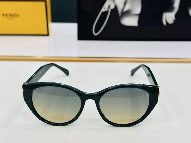 Top match Fendi Sunglasses