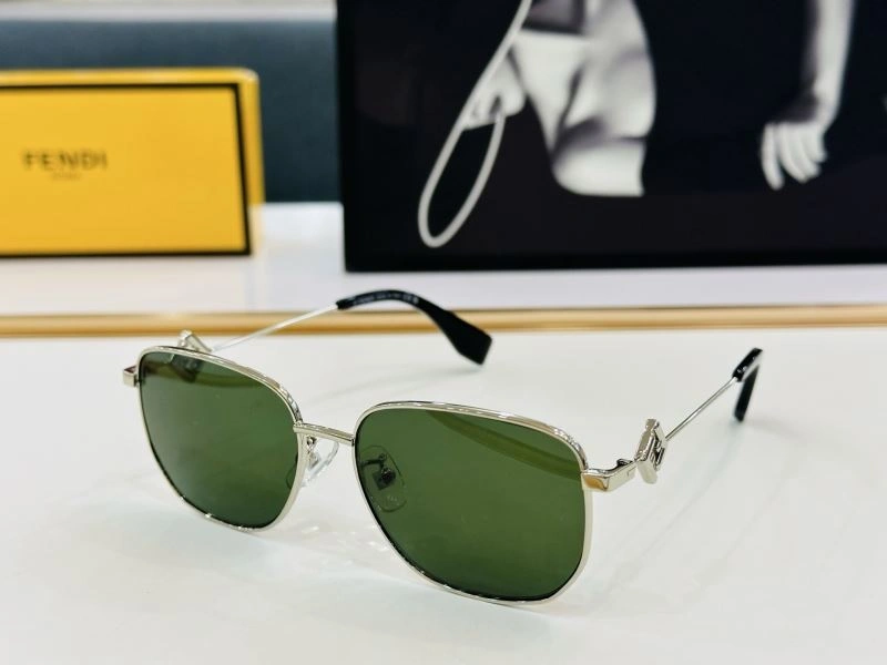 Accurate model Fendi Sunglasses
