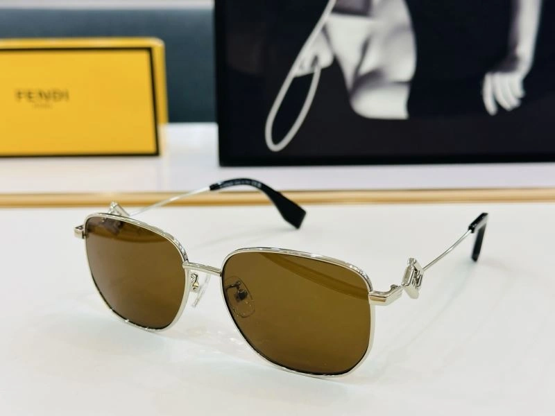 Accurate model Fendi Sunglasses