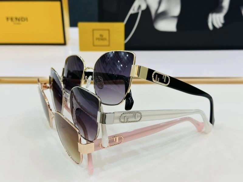 Exact replica Fendi Sunglasses