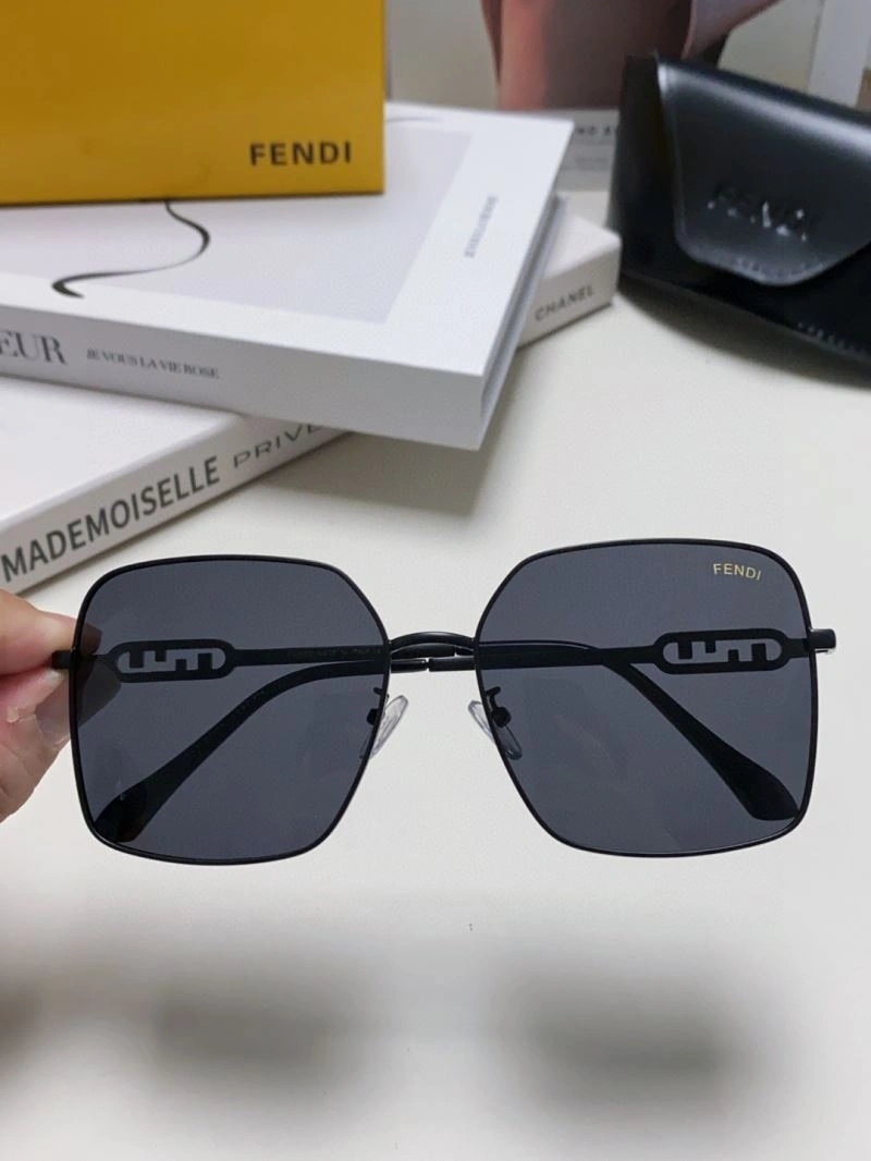 Low-cost Fendi Sunglasses