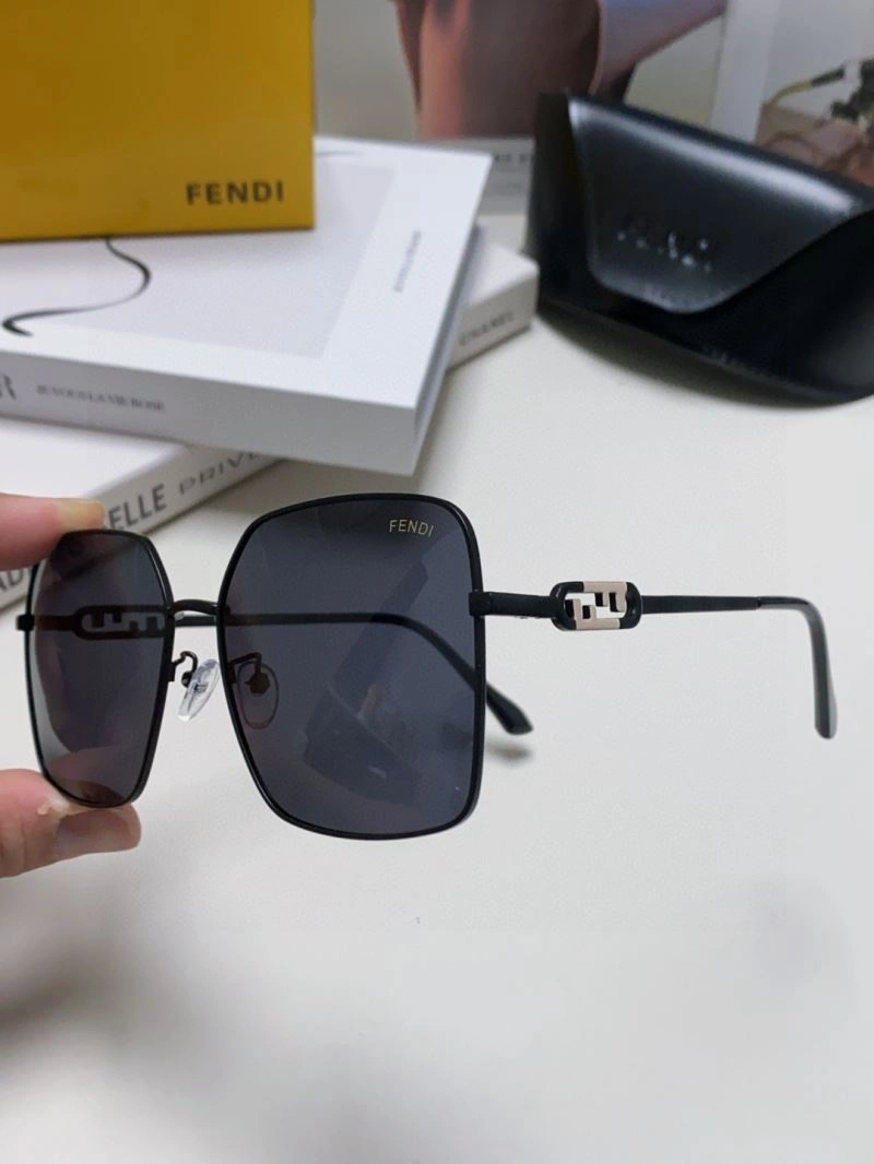 Low-cost Fendi Sunglasses