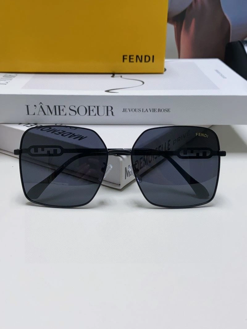 Low-cost Fendi Sunglasses