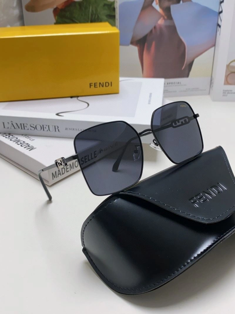 Low-cost Fendi Sunglasses