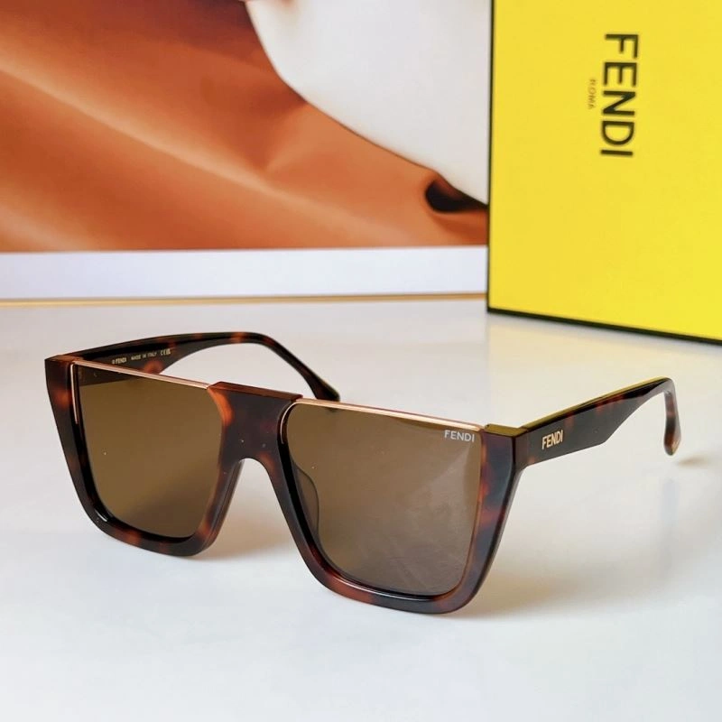 Accurate model Fendi Sunglasses