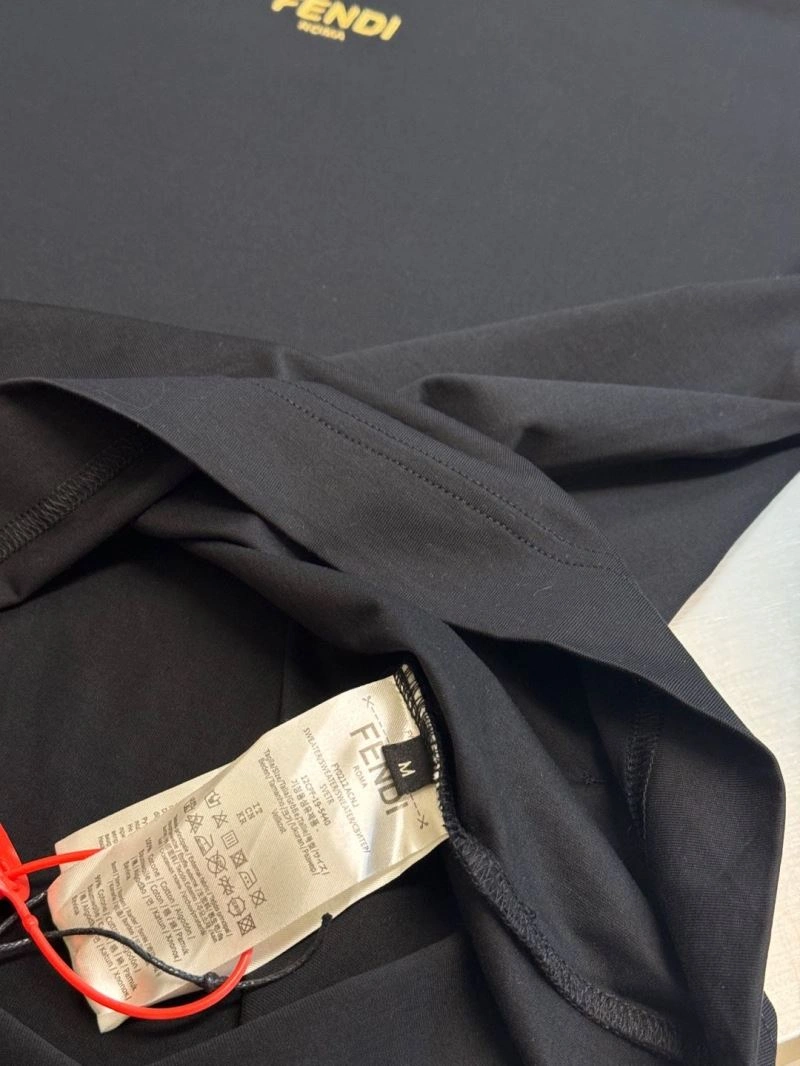 Low-cost Fendi T-Shirts