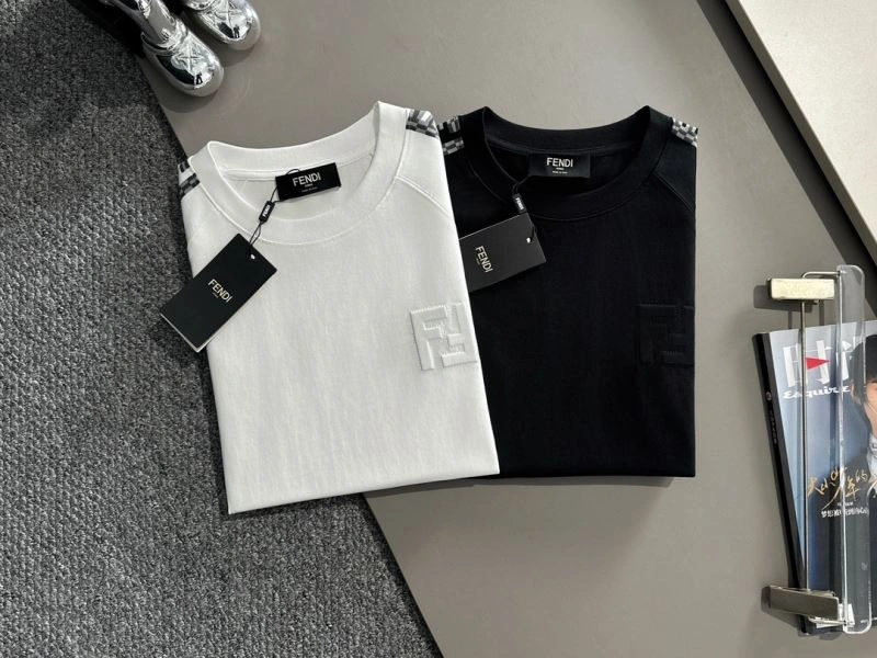 Accurate model Fendi T-Shirts