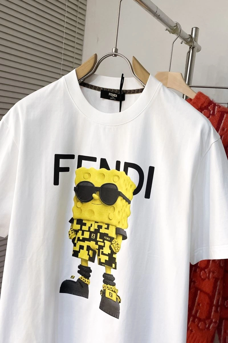 Top mirror Fendi T-Shirts