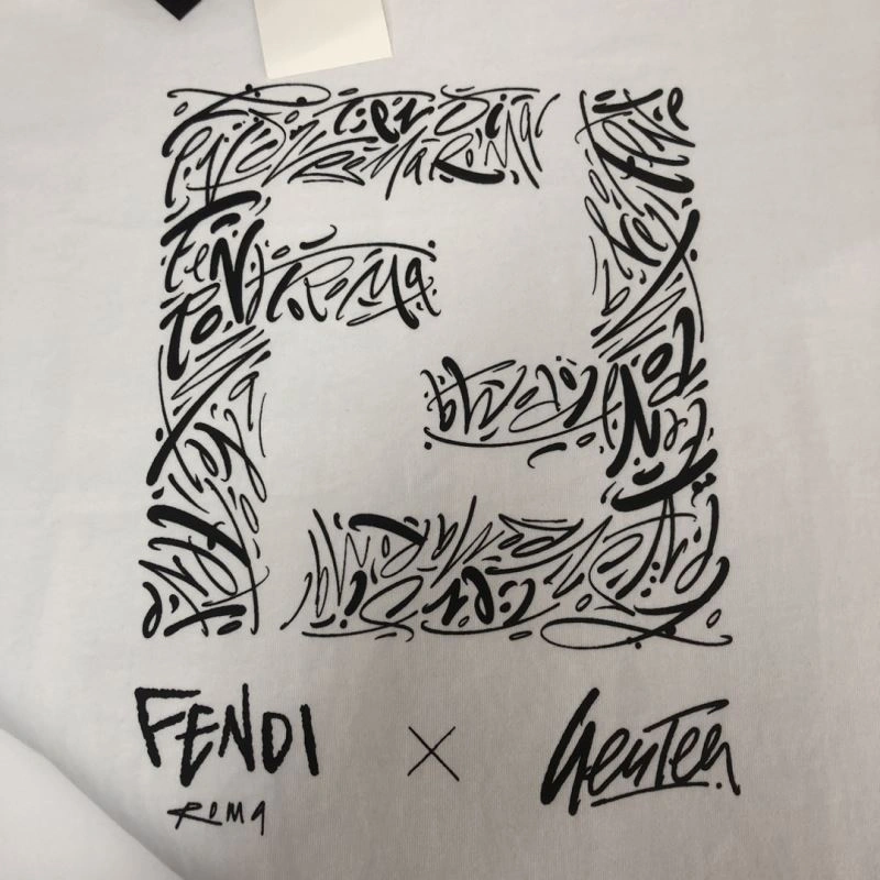 Top mirror Fendi T-Shirts