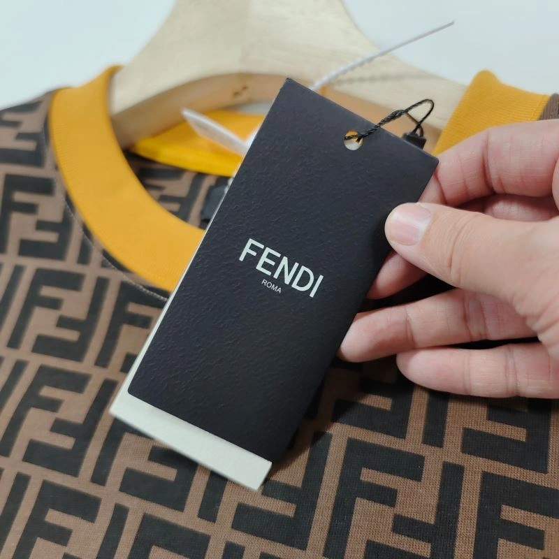 Top mirror Fendi T-Shirts