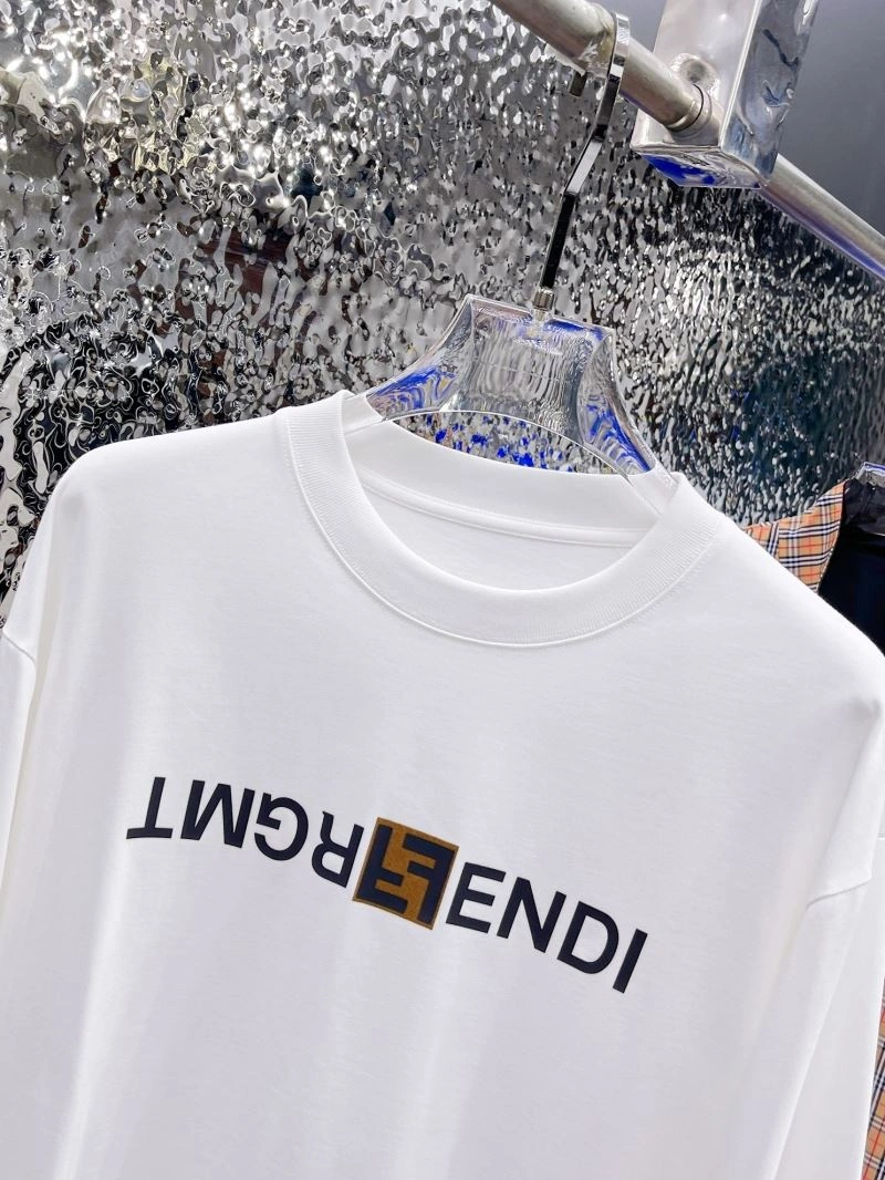 Top match Fendi T-Shirts