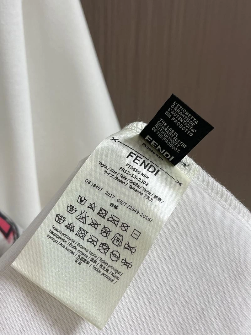 Accurate model Fendi T-Shirts