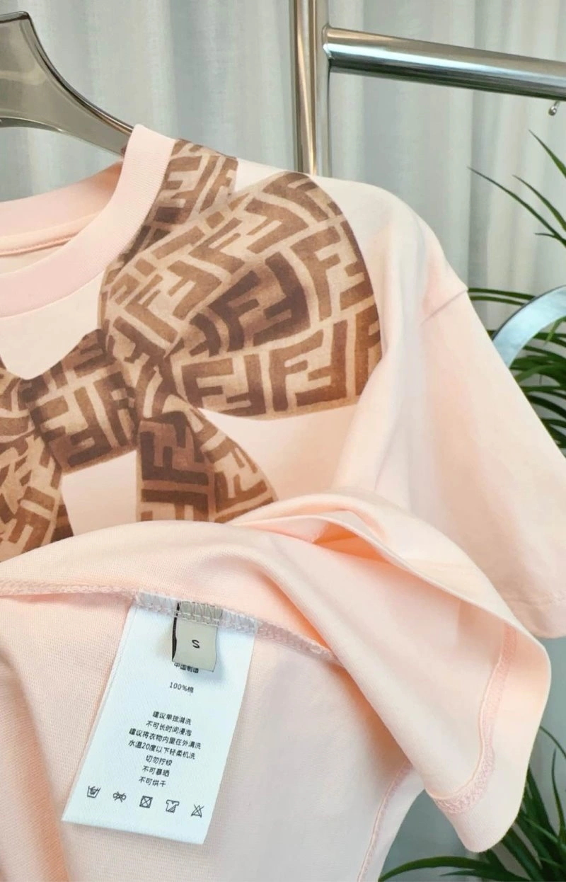 Low-cost Fendi T-Shirts