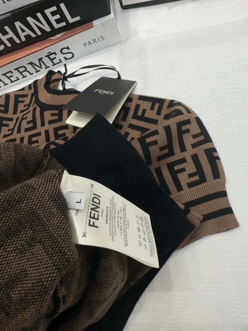Low-cost Fendi T-Shirts
