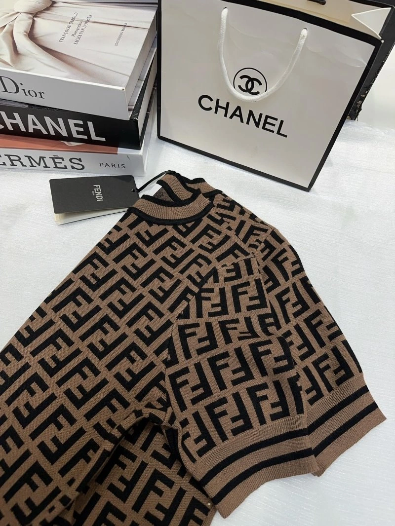 Low-cost Fendi T-Shirts