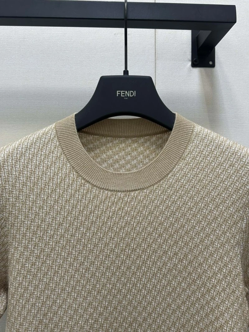 Low-cost Fendi T-Shirts