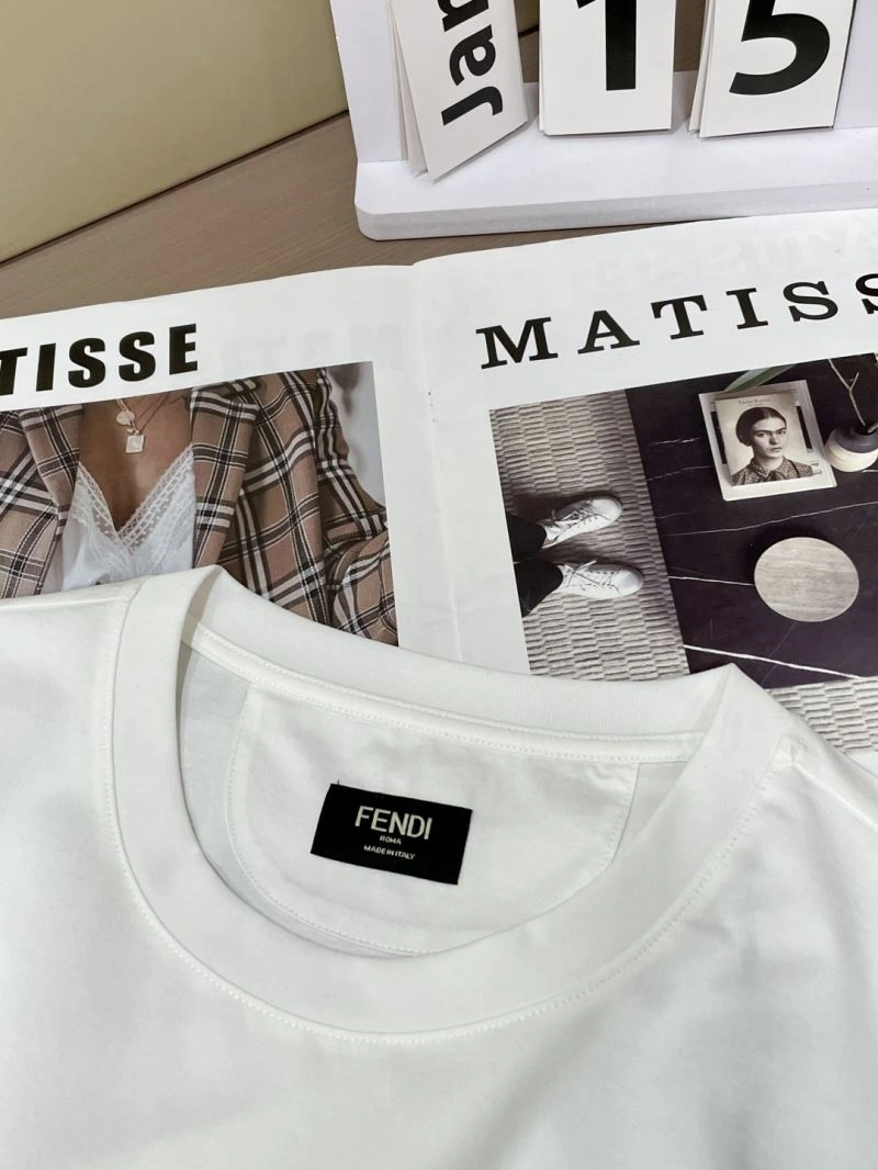 Low-cost Fendi T-Shirts