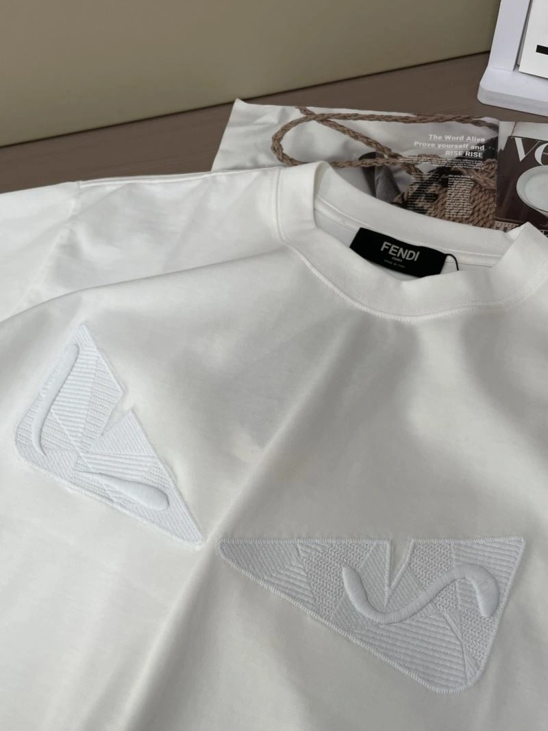 Top mirror Fendi T-Shirts
