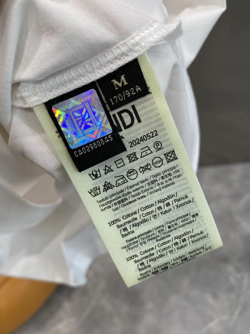 Low-cost Fendi T-Shirts