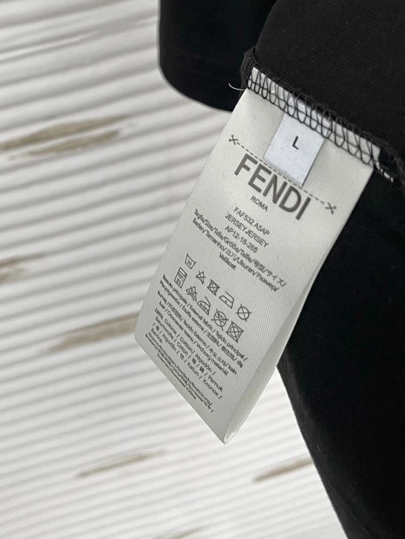 Low-cost Fendi T-Shirts