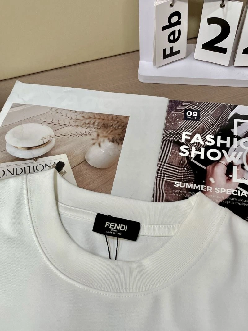 Top mirror Fendi T-Shirts