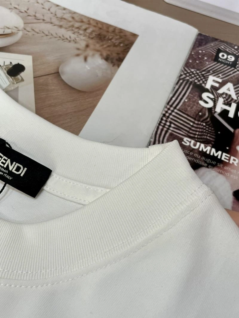 Top mirror Fendi T-Shirts