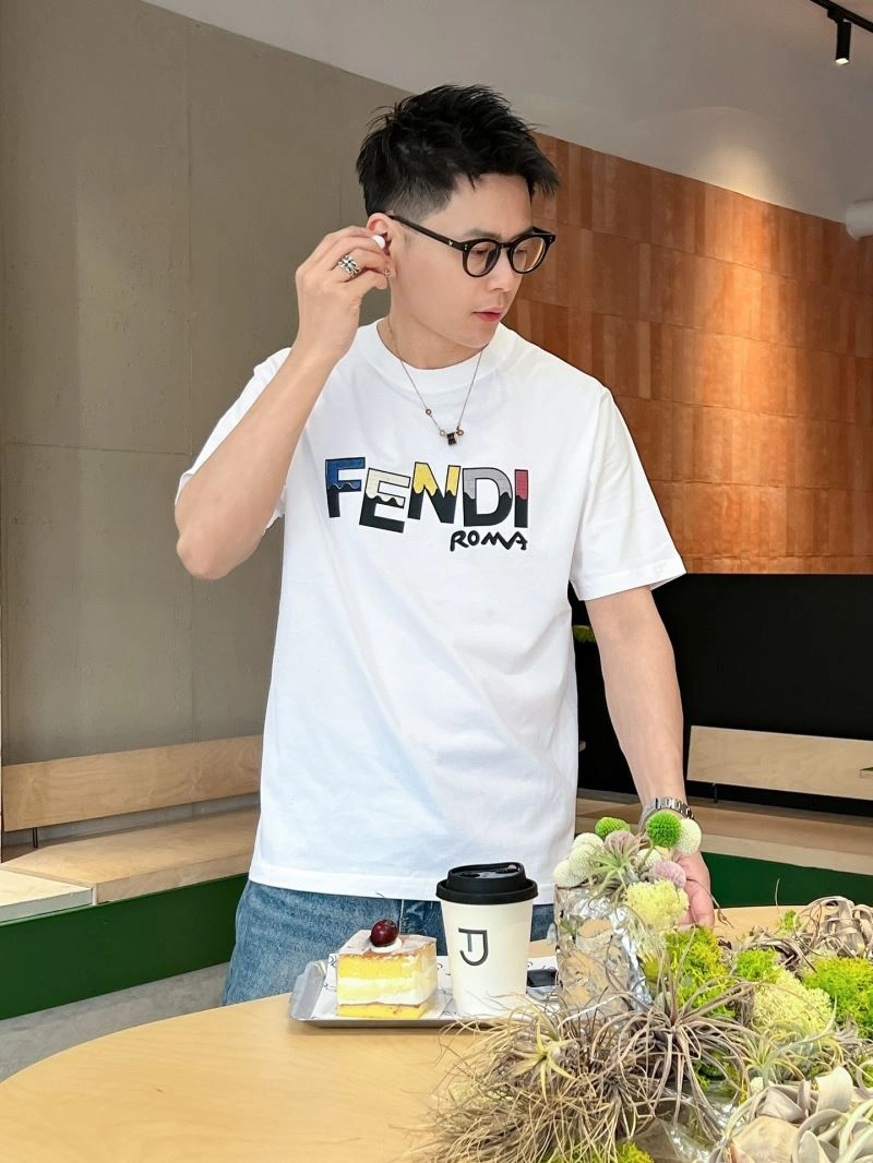 Bargain Fendi T-Shirts