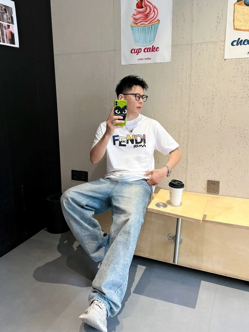 Bargain Fendi T-Shirts