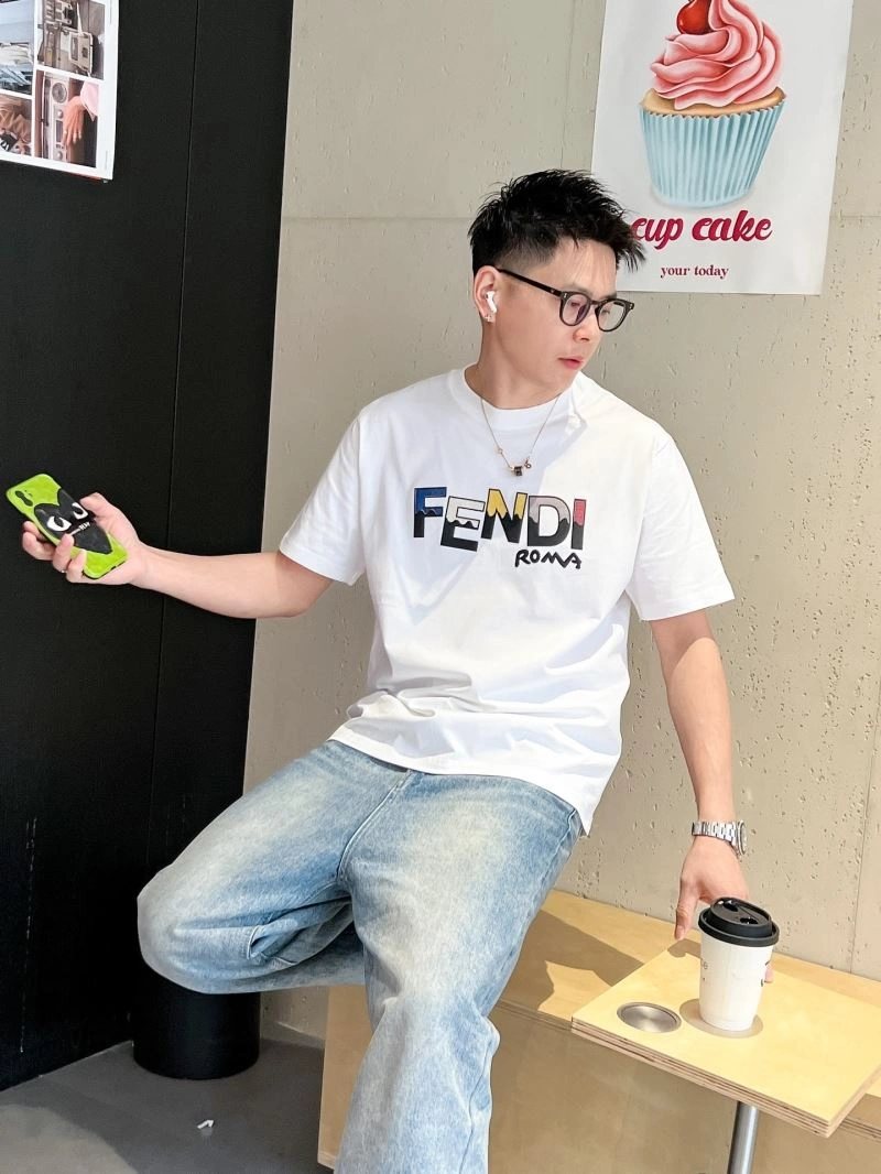 Bargain Fendi T-Shirts