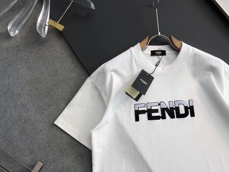 Top mirror Fendi T-Shirts